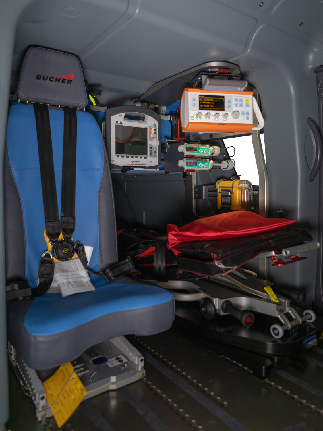 H135 HEMS AC67flex - Bucher Leichtbau AG